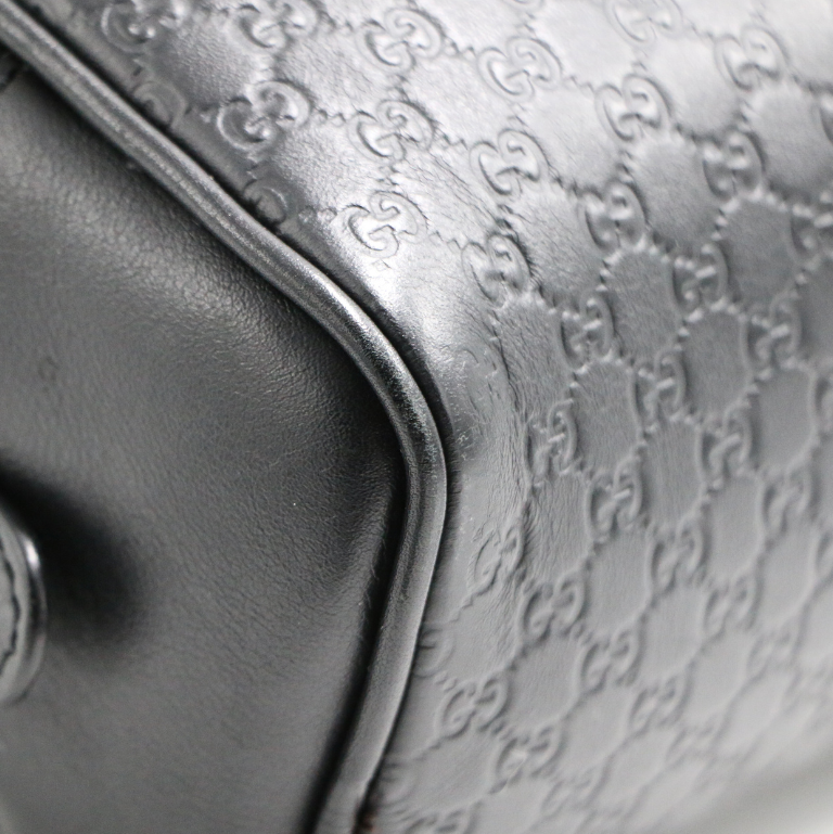 Gucci Black Leather Guccissima Toiletry Bag - Luxury Travel Accessory